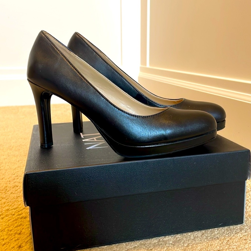 Naturalizer Teresa Pump In Black Leather, Size 7w - Gem